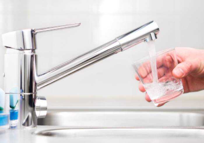 Hera: l'acqua del rubinetto è più green, più economica e controllata