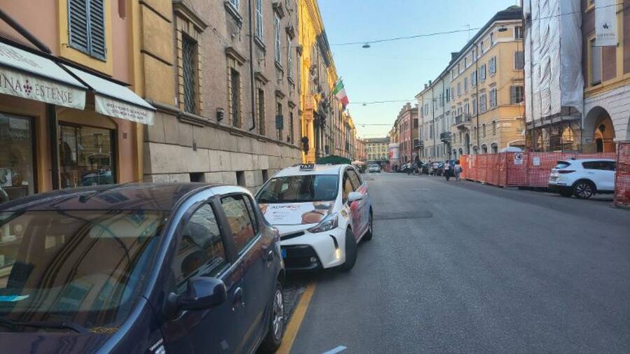 Modena, parcheggi disabili: il Comune ha rimosso i posti riservati ...
